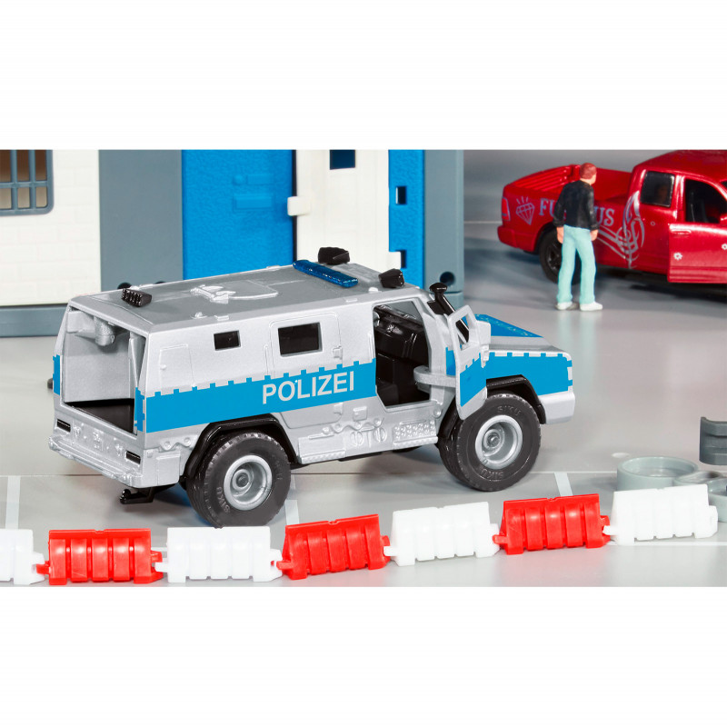 Policejní vozidlo pro speciální jednotky Rheinmetall Survivor R / 2304